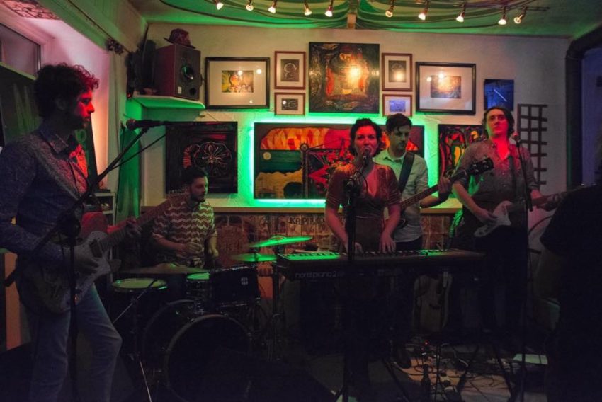 ANNA MITCHELL – Album Review: “Anna Mitchell” – ECLECTIC MUSIC LOVER