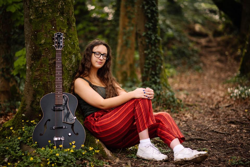 GG FEARN – EP Review: “Black Mirror” – ECLECTIC MUSIC LOVER