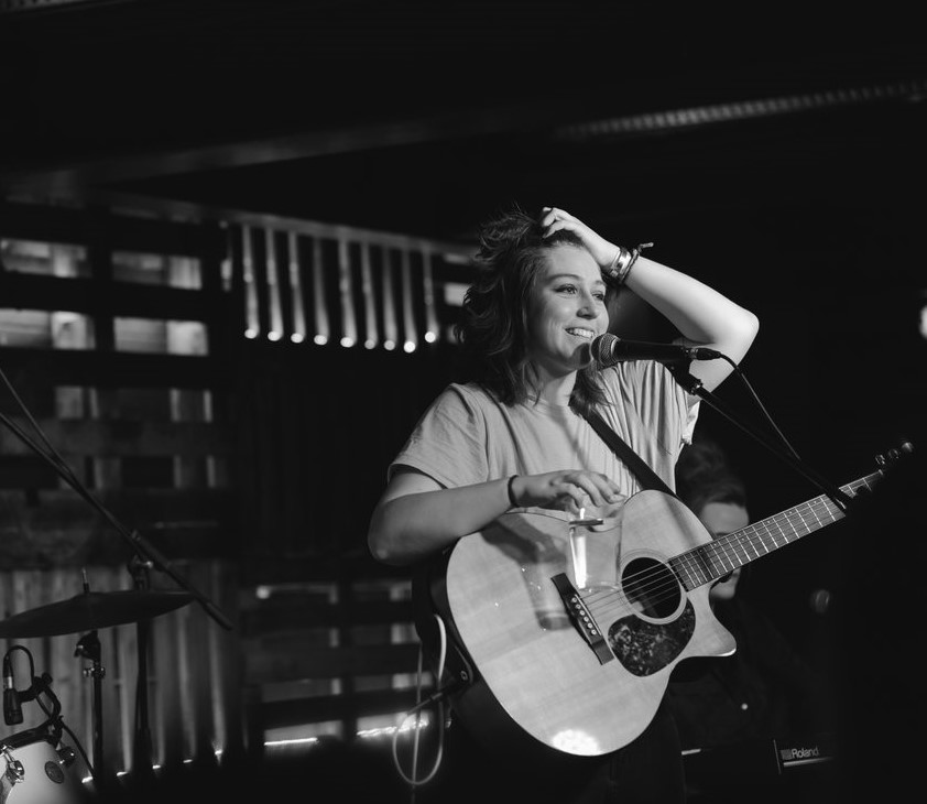 HOLLY REES – Single Review: “English Bay” – ECLECTIC MUSIC LOVER