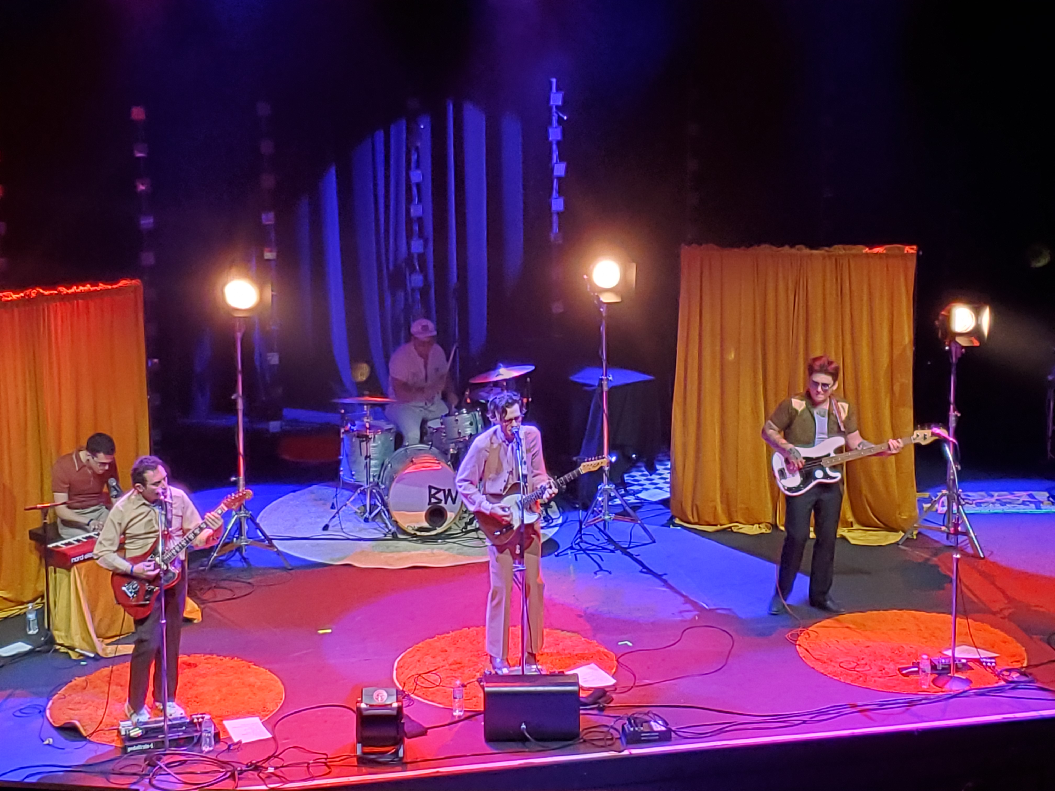CONCERT REVIEW – lovelytheband, Beach Weather & Ava Maybee at The Novo ...