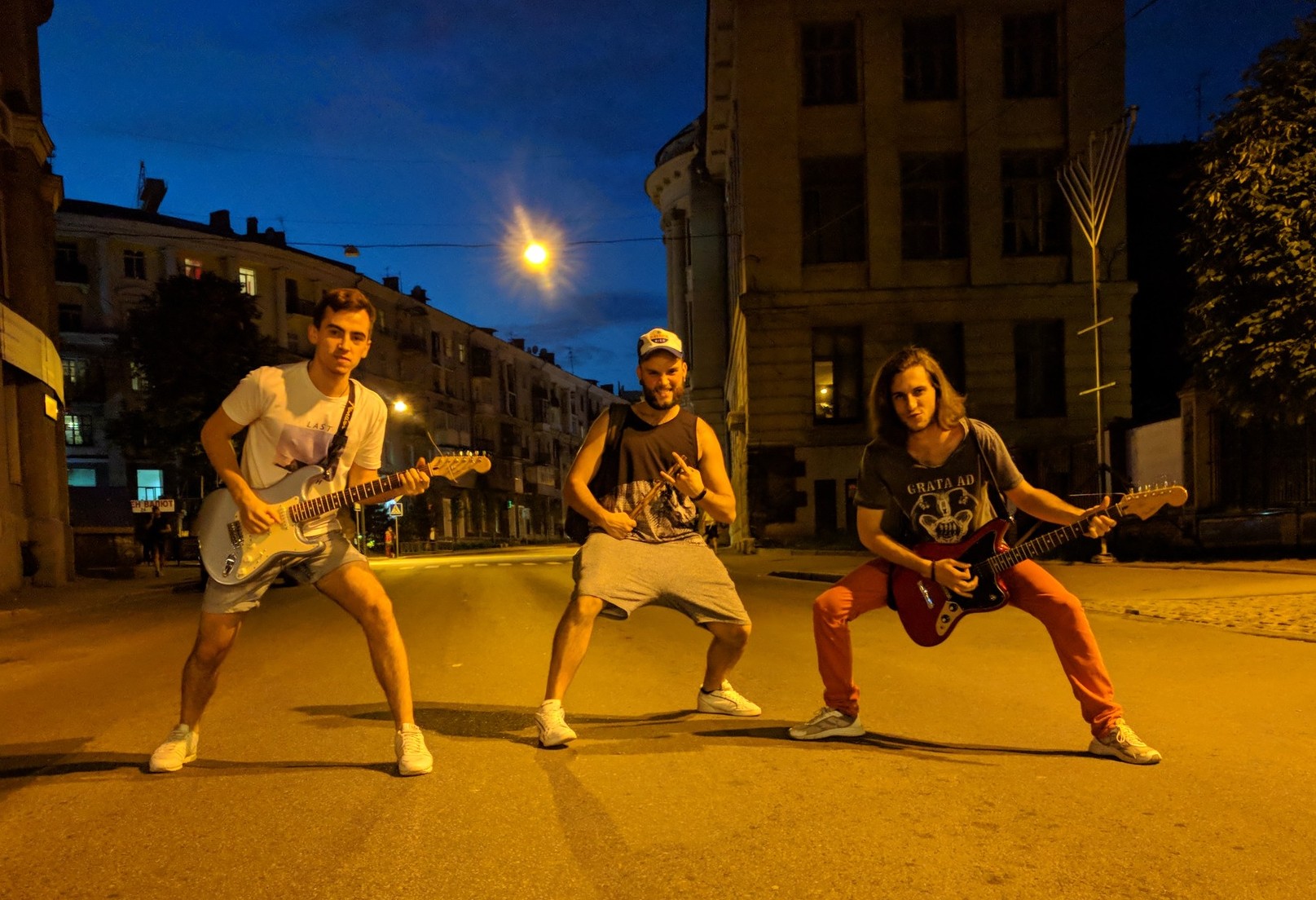 HOMELESS RADIO – Single Review: “Fed To The Teeth” – ECLECTIC MUSIC LOVER